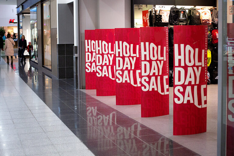 Seasonal Signage Experts | Dickson Graphics | Dickson/Clarksville